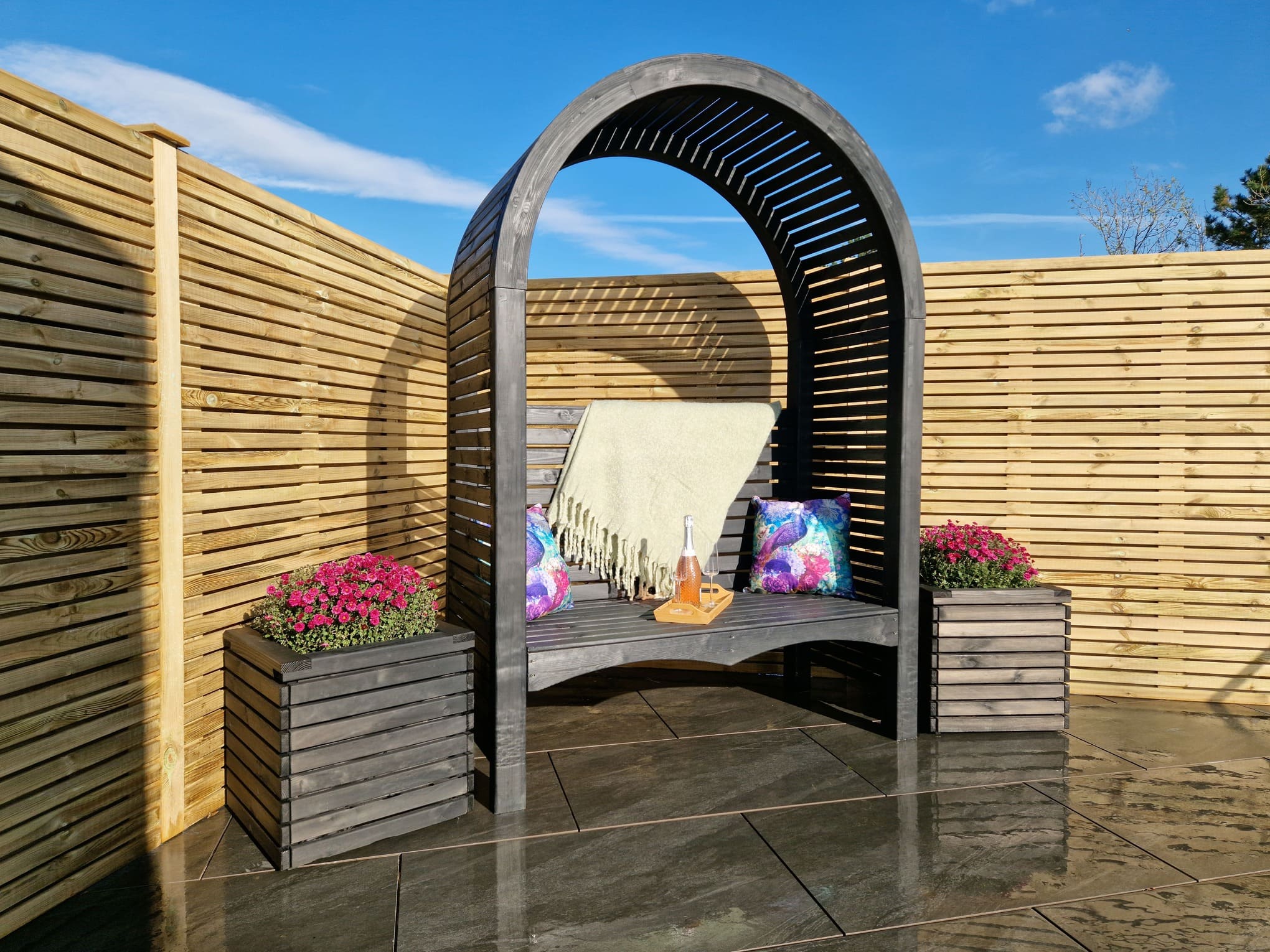 Contemporary Arbour Black | Grange Fencing